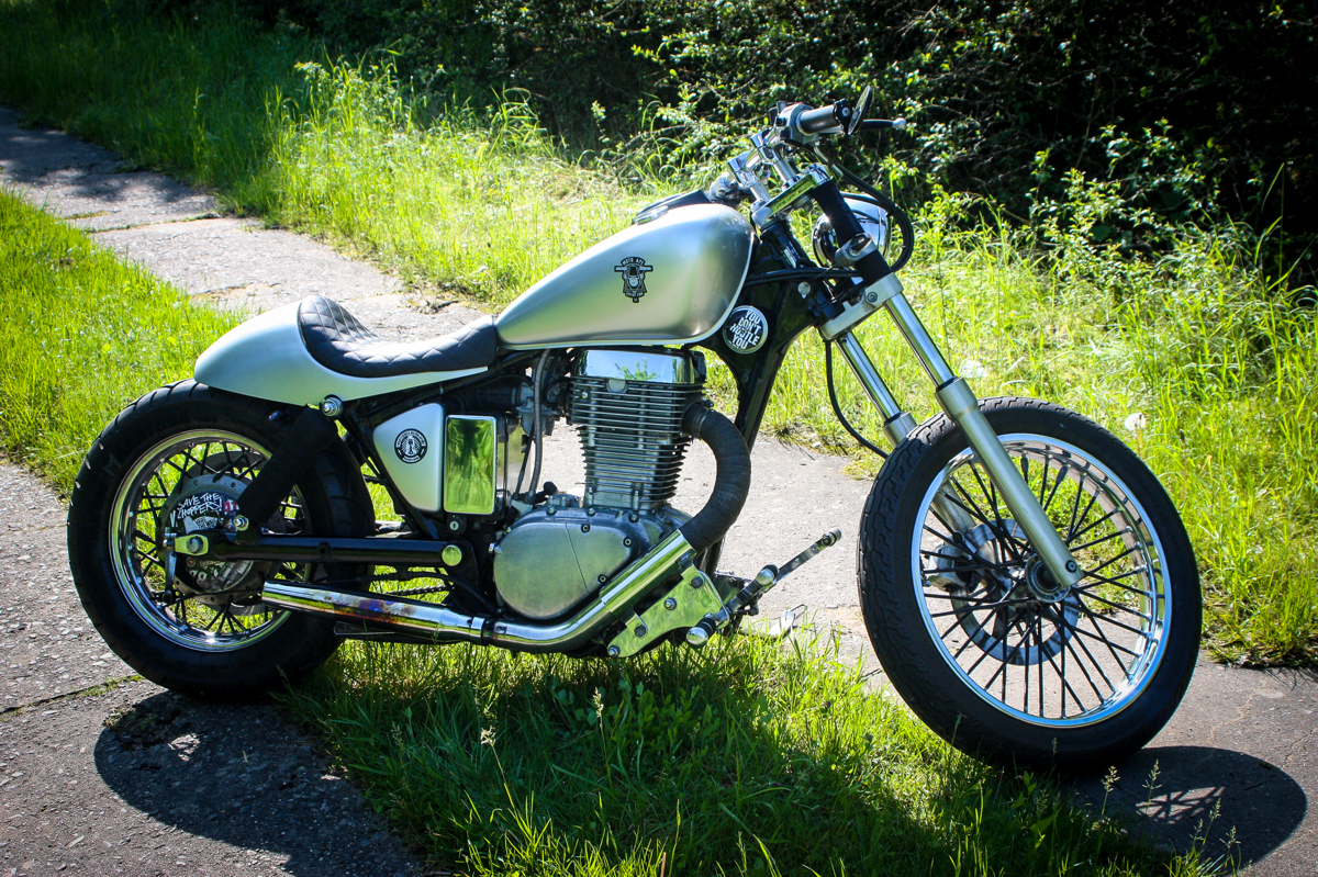 ESPIAT Suzuki LS650 Savage Cafe Bobber Umbau mit kurzem Custom Heck ...